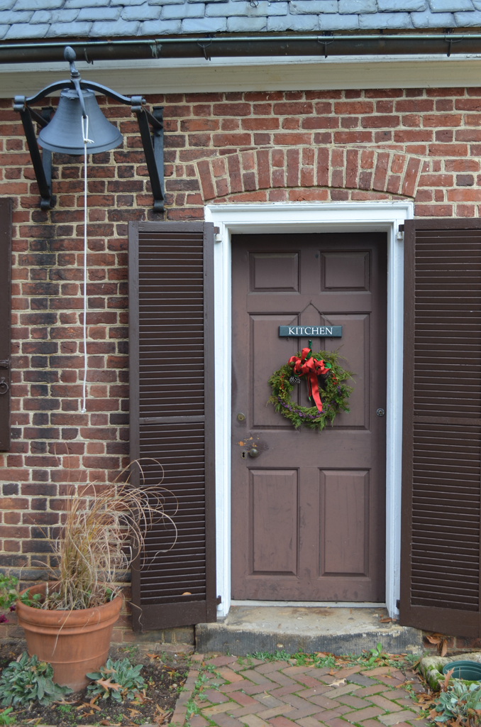 Photos: Holiday Decorations at Kenmore & Ferry Farm | Lives & Legacies